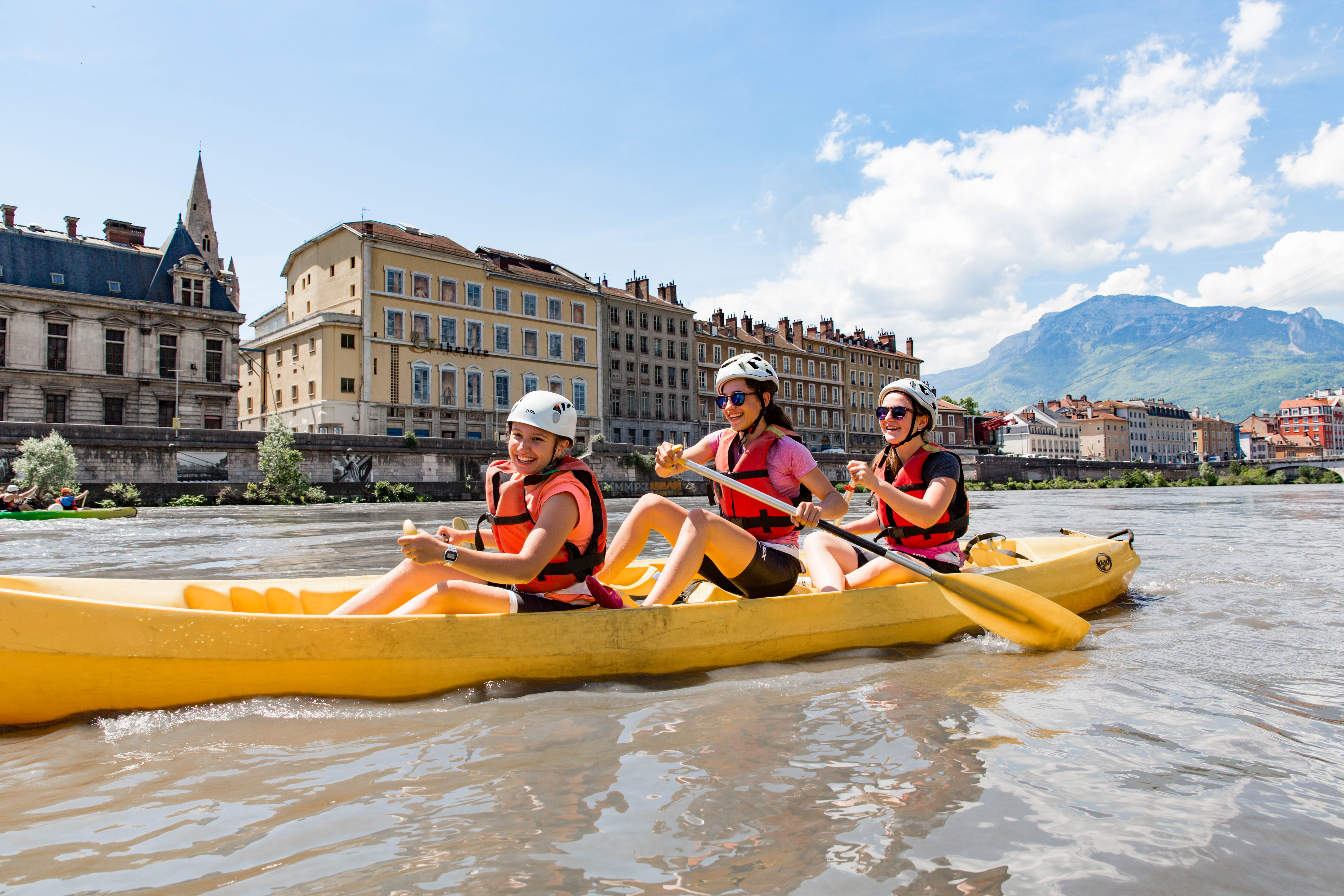 A trip on the Isere, a cultural tour by canoe